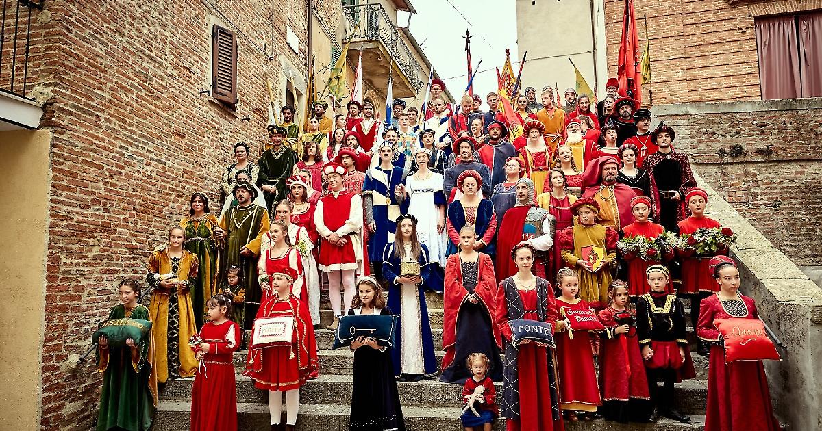 Valiano si accende con i carretti - Corriere di Siena