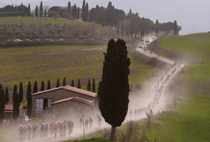 Inizio soft, poi fuoco, fiamme e sterrato: ecco come cambia la Strade ...